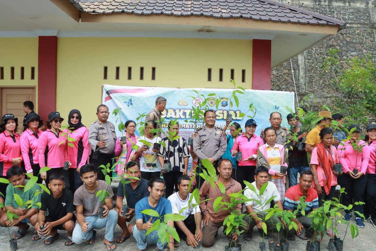 Polres Samosir Tanam 1000 Pohon Buah untuk Lingkungan dan Ekonomi ...